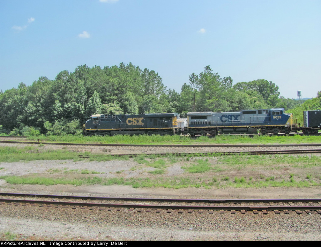 CSX 9032 5319 On their way to Atlanta